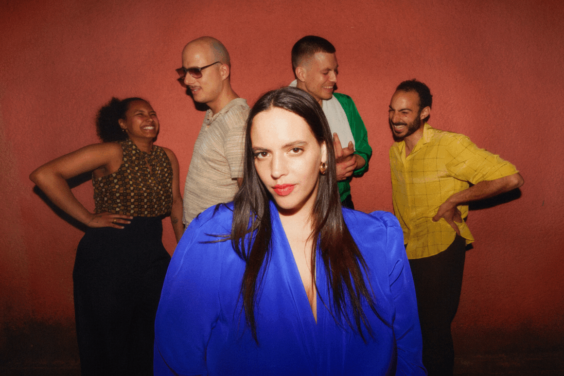 Stella & The Longos neues Album »Amour Propre« im Dezember, Release ...
